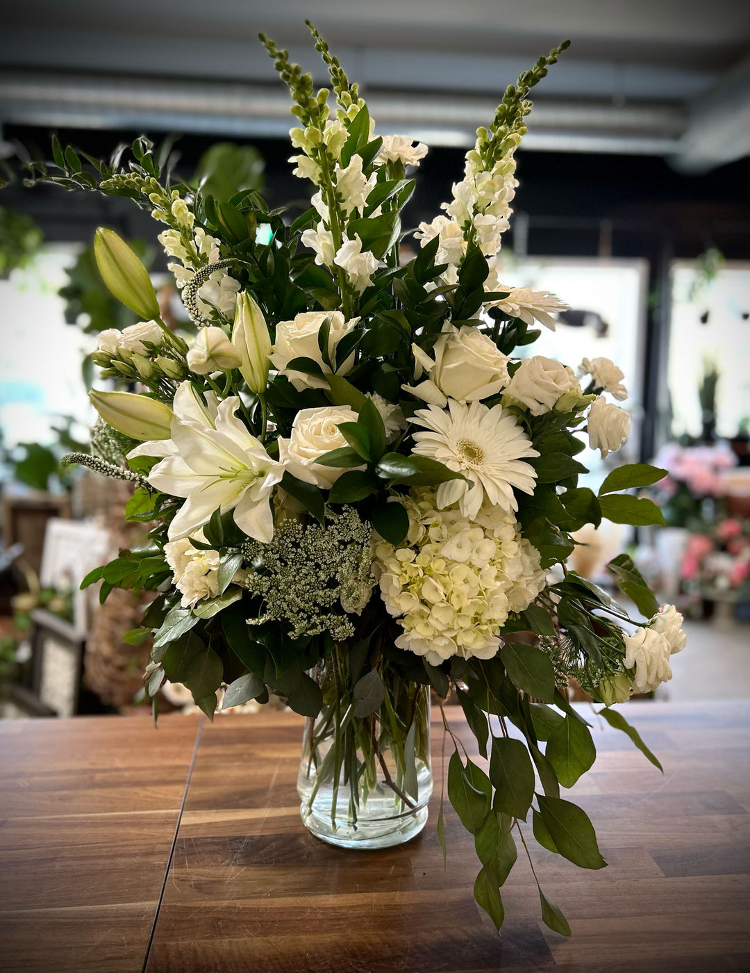 Muskoka Twilight Vase Arrangement – Cottage Country Flowers Inc.